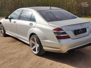 Pelēks Mercedes-Benz s-420 2009 Viļņa, ar dzinēja tilpumu 4.00 L un nobraukumu 395 tūkst. km par 3800 €, foto 5 vietnē AUTOMOTO.COM.LV
