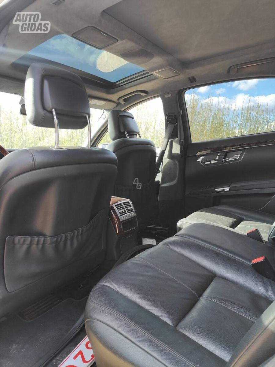 Pelēks Mercedes-Benz s-420 2009 Viļņa, ar dzinēja tilpumu 4.00 L un nobraukumu 395 tūkst. km par 3800 €, foto 8 vietnē AUTOMOTO.COM.LV