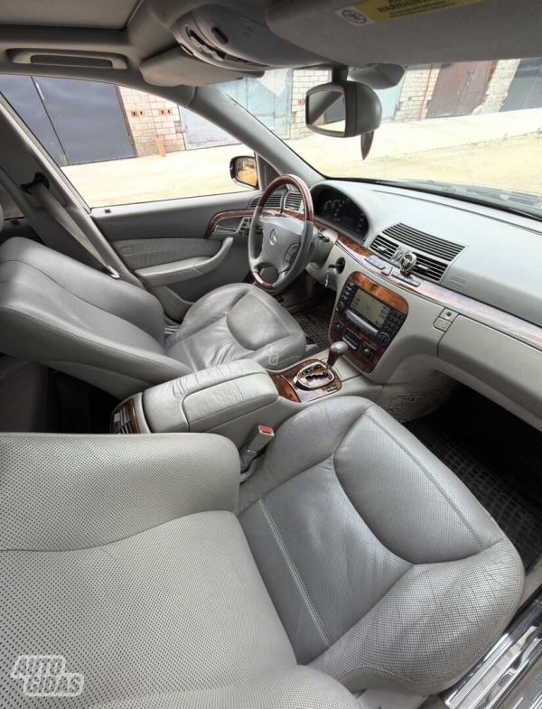 Black Mercedes-Benz S 430 2004 in Alytus, with an engine capacity of 4.30 L and mileage of 400 thousand km for 4290 €, photo 8 on AUTOMOTO.COM.LV