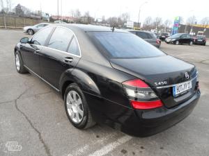 Melns Mercedes-Benz S 450 2007 Klaipėda, ar dzinēja tilpumu 4.70 L un nobraukumu 283 tūkst. km par 11900 €, foto 5 vietnē AUTOMOTO.COM.LV