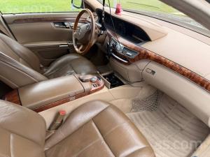Melns Mercedes-Benz S 450 2007 Rīga, ar dzinēja tilpumu 4.70 L un nobraukumu 487 tūkst. km par 7200 €, foto 7 vietnē AUTOMOTO.COM.LV