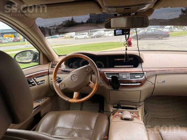 Черный Мерседес С 450 2007 в Рига, объемом двигателя 4.70 л и пробегом 487 тыс. км за 7200 €, фото 7 на AUTOMOTO.COM.LV