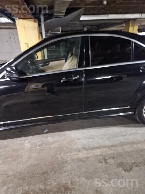 Black Mercedes-Benz S 450 2007 in Riga, with an engine capacity of 4.70 L and mileage of 320 thousand km for 15000 €, photo 5 on AUTOMOTO.COM.LV