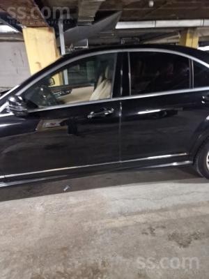 Melns Mercedes-Benz S 450 2007 Rīga, ar dzinēja tilpumu 4.70 L un nobraukumu 320 tūkst. km par 15000 €, foto 6 vietnē AUTOMOTO.COM.LV