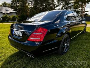 Melns Mercedes-Benz S 450 2009 Rīga, ar dzinēja tilpumu 4.00 L un nobraukumu 280 tūkst. km par 9300 €, foto  vietnē AUTOMOTO.COM.LV