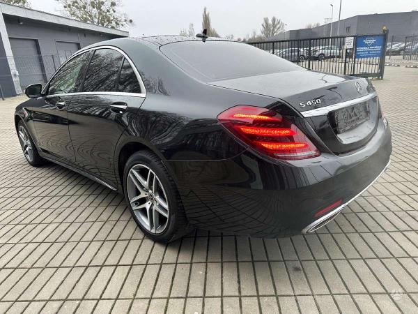 Melns Mercedes-Benz S 450 2018 Kauņa, ar dzinēja tilpumu 3.00 L un nobraukumu 177 tūkst. km par 36900 €, foto 4 vietnē AUTOMOTO.COM.LV