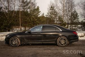 Black Mercedes-Benz S 450 2018 in Riga, with an engine capacity of 3.00 L and mileage of 192 thousand km for 39900 €, photo 5 on AUTOMOTO.COM.LV
