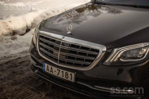 Black Mercedes-Benz S 450 2018 in Riga, with an engine capacity of 3.00 L and mileage of 192 thousand km for 39900 €, photo 7 on AUTOMOTO.COM.LV