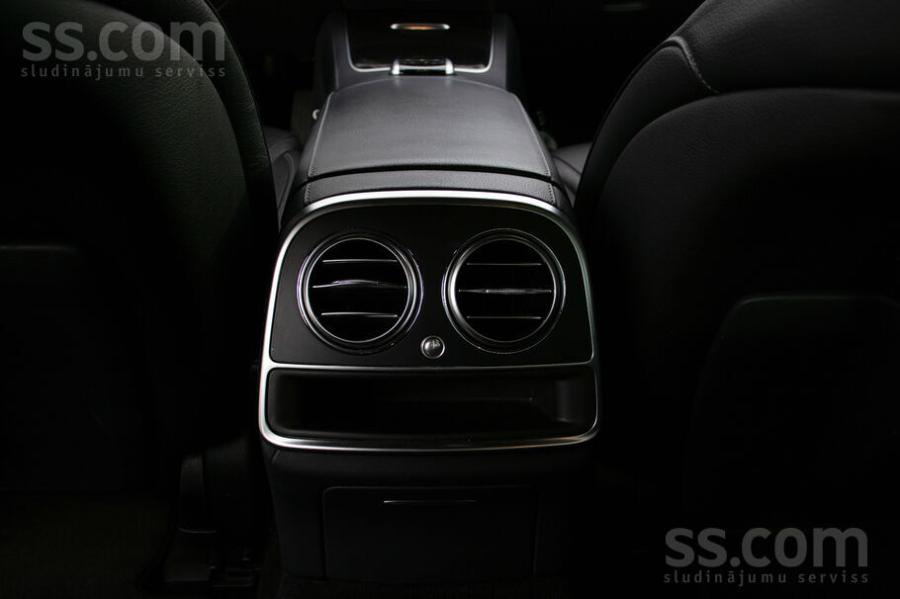 Black Mercedes-Benz S 450 2018 in Riga, with an engine capacity of 3.00 L and mileage of 192 thousand km for 39900 €, photo 13 on AUTOMOTO.COM.LV