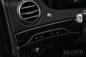 Black Mercedes-Benz S 450 2018 in Riga, with an engine capacity of 3.00 L and mileage of 192 thousand km for 39900 €, photo 16 on AUTOMOTO.COM.LV