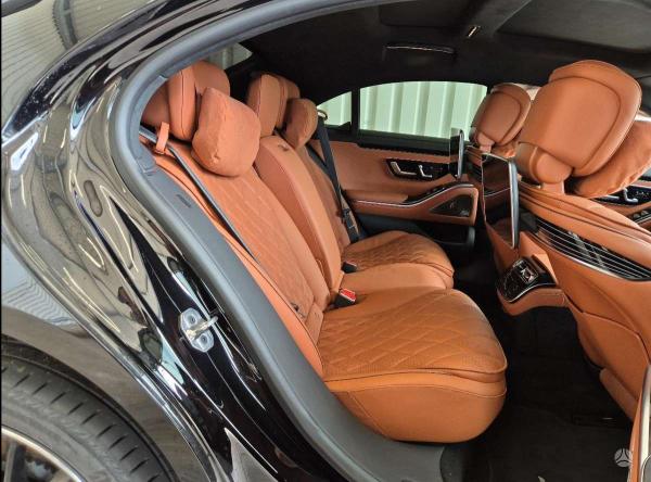 Black Mercedes-Benz S 450 2026 in Klaipeda, with an engine capacity of 2.99 L and mileage of 20 thousand km for 53500 €, photo 8 on AUTOMOTO.COM.LV