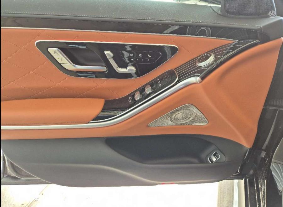 Black Mercedes-Benz S 450 2026 in Klaipeda, with an engine capacity of 2.99 L and mileage of 20 thousand km for 53500 €, photo 17 on AUTOMOTO.COM.LV