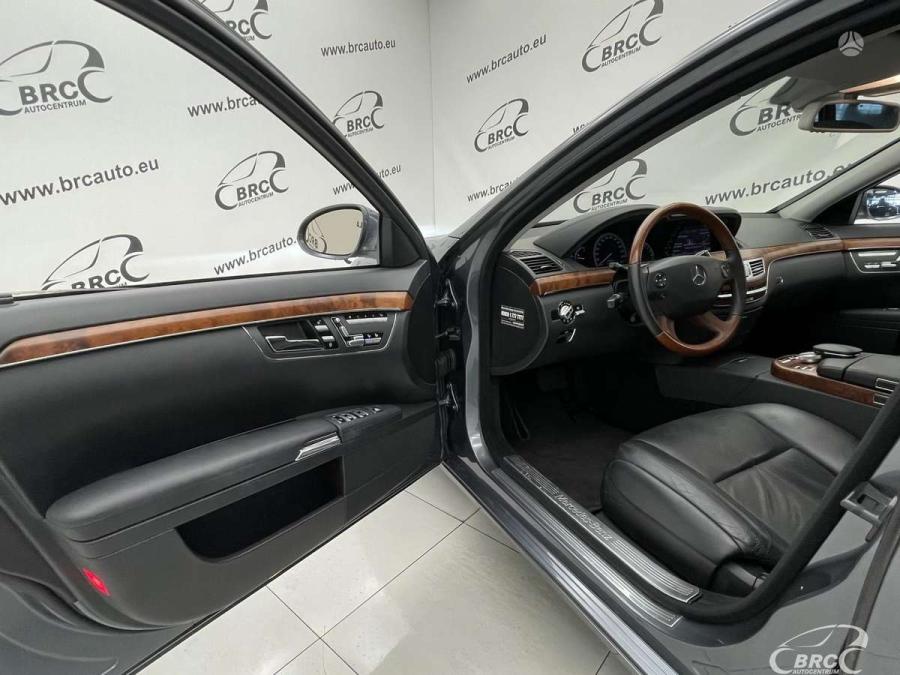 Pelēks Mercedes-Benz S 450 2007 Viļņa, ar dzinēja tilpumu 4.66 L un nobraukumu 211 tūkst. km par 8200 €, foto 23 vietnē AUTOMOTO.COM.LV