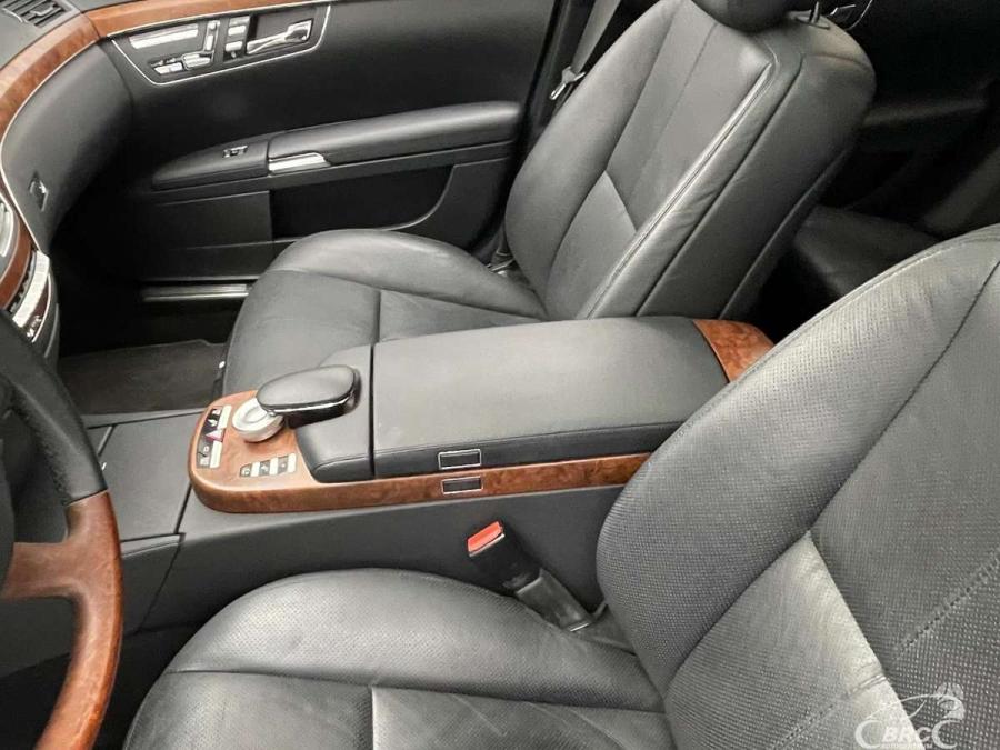 Pelēks Mercedes-Benz S 450 2007 Viļņa, ar dzinēja tilpumu 4.66 L un nobraukumu 211 tūkst. km par 8200 €, foto 28 vietnē AUTOMOTO.COM.LV