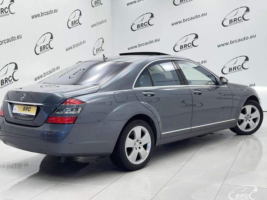 Pelēks Mercedes-Benz S 450 2007 Viļņa, ar dzinēja tilpumu 4.66 L un nobraukumu 211 tūkst. km par 7400 €, foto 4 vietnē AUTOMOTO.COM.LV