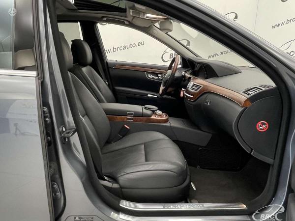 Grey Mercedes-Benz S 450 2007 in Vilnius, with an engine capacity of 4.66 L and mileage of 211 thousand km for 7400 €, photo 5 on AUTOMOTO.COM.LV