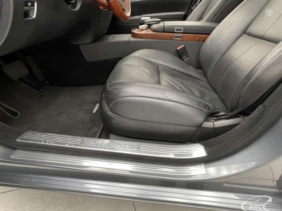 Pelēks Mercedes-Benz S 450 2007 Viļņa, ar dzinēja tilpumu 4.66 L un nobraukumu 211 tūkst. km par 7400 €, foto 27 vietnē AUTOMOTO.COM.LV