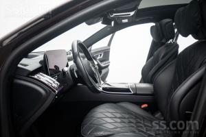 Red Mercedes-Benz S 450 2021 in Tallinn, with an engine capacity of 3.00 L and mileage of 44 thousand km for 74899 €, photo 9 on AUTOMOTO.COM.LV