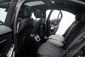 Red Mercedes-Benz S 450 2021 in Tallinn, with an engine capacity of 3.00 L and mileage of 44 thousand km for 74899 €, photo 10 on AUTOMOTO.COM.LV