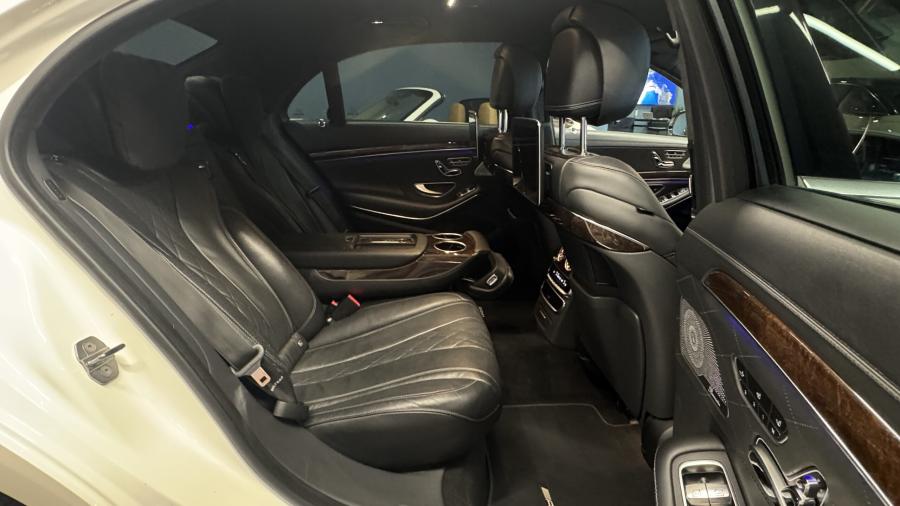 White Mercedes-Benz S 450 2019 in Riga, with an engine capacity of 3.00 L and mileage of 168 thousand km for 42990 €, photo 15 on AUTOMOTO.COM.LV