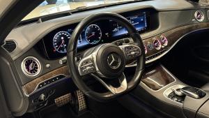 White Mercedes-Benz S 450 2019 in Riga, with an engine capacity of 3.00 L and mileage of 168 thousand km for 42990 €, photo 20 on AUTOMOTO.COM.LV