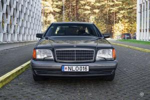 Melns Mercedes-Benz S 500 1992 Viļņa, ar dzinēja tilpumu 4.97 L un nobraukumu 150 tūkst. km par 17500 €, foto 2 vietnē AUTOMOTO.COM.LV