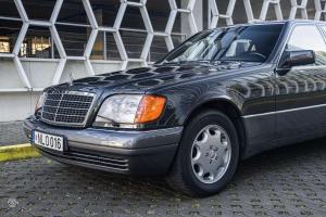 Melns Mercedes-Benz S 500 1992 Viļņa, ar dzinēja tilpumu 4.97 L un nobraukumu 150 tūkst. km par 17500 €, foto 3 vietnē AUTOMOTO.COM.LV