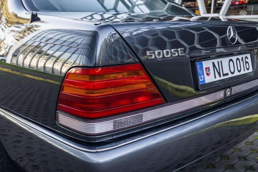 Melns Mercedes-Benz S 500 1992 Viļņa, ar dzinēja tilpumu 4.97 L un nobraukumu 150 tūkst. km par 17500 €, foto 6 vietnē AUTOMOTO.COM.LV