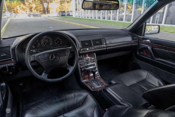 Melns Mercedes-Benz S 500 1992 Viļņa, ar dzinēja tilpumu 4.97 L un nobraukumu 150 tūkst. km par 17500 €, foto 10 vietnē AUTOMOTO.COM.LV