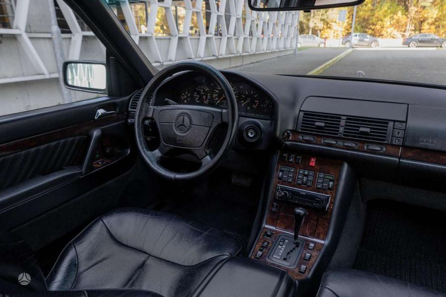 Melns Mercedes-Benz S 500 1992 Viļņa, ar dzinēja tilpumu 4.97 L un nobraukumu 150 tūkst. km par 17500 €, foto 13 vietnē AUTOMOTO.COM.LV