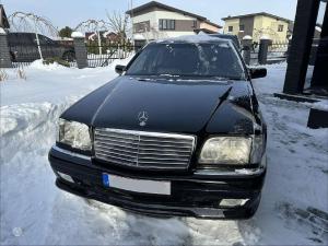 Black Mercedes-Benz S 500 1995 in Klaipeda, with an engine capacity of 5.00 L and mileage of 150 thousand km for 19000 €, photo 2 on AUTOMOTO.COM.LV