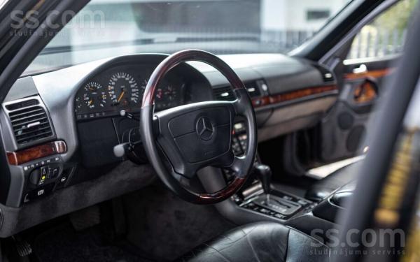 Mercedes-Benz S 500 1995 Tallina vietnē Melns Mercedes-Benz S 500 1995 Tallina, ar dzinēja tilpumu 5.00 L un nobraukumu 188 tūkst. km par 12999 €, foto 11 vietnē AUTOMOTO.COM.LV