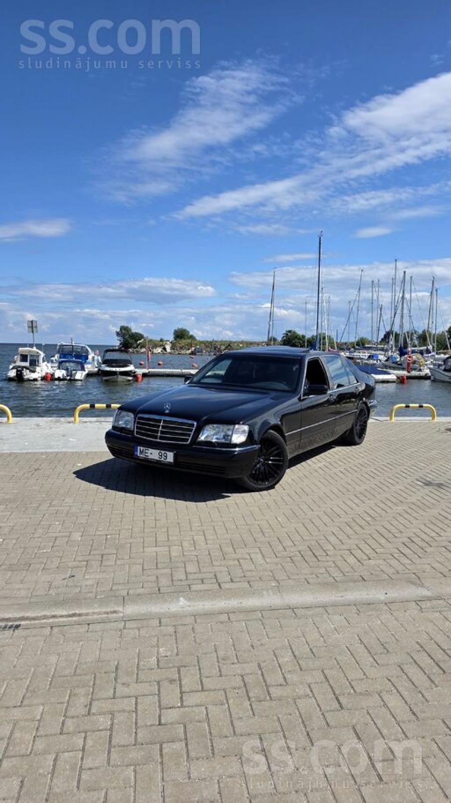 Black Mercedes-Benz S 500 1995 in Tukums, with an engine capacity of 5.00 L and mileage of 144 thousand km for 15500 €, photo 5 on AUTOMOTO.COM.LV