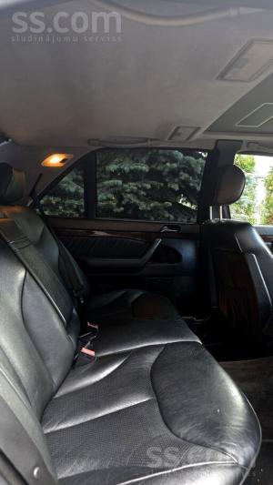 Black Mercedes-Benz S 500 1995 in Tukums, with an engine capacity of 5.00 L and mileage of 144 thousand km for 15500 €, photo 7 on AUTOMOTO.COM.LV