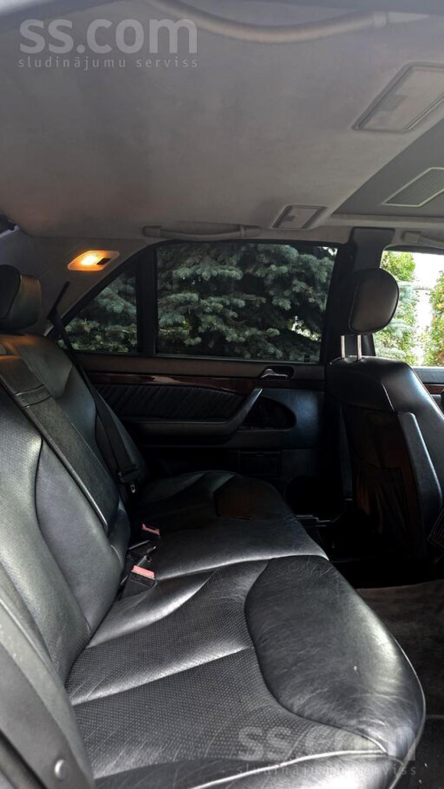 Black Mercedes-Benz S 500 1995 in Tukums, with an engine capacity of 5.00 L and mileage of 144 thousand km for 15500 €, photo 7 on AUTOMOTO.COM.LV