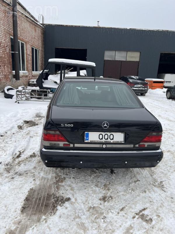 Black Mercedes-Benz S 500 1997 in Riga, with an engine capacity of 5.00 L and mileage of 249 thousand km for 12000 €, photo 2 on AUTOMOTO.COM.LV