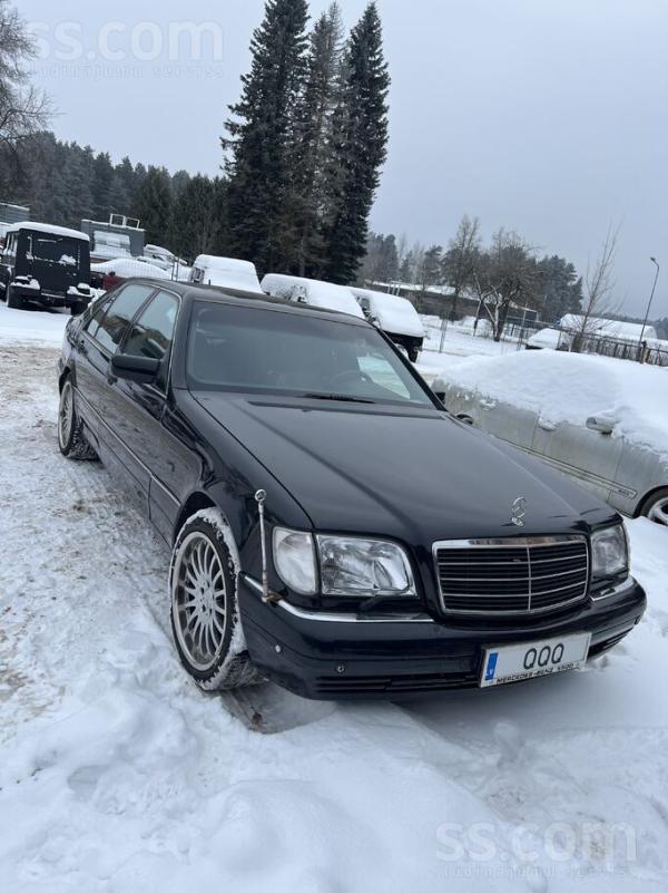 Black Mercedes-Benz S 500 1997 in Riga, with an engine capacity of 5.00 L and mileage of 249 thousand km for 12000 €, photo 5 on AUTOMOTO.COM.LV