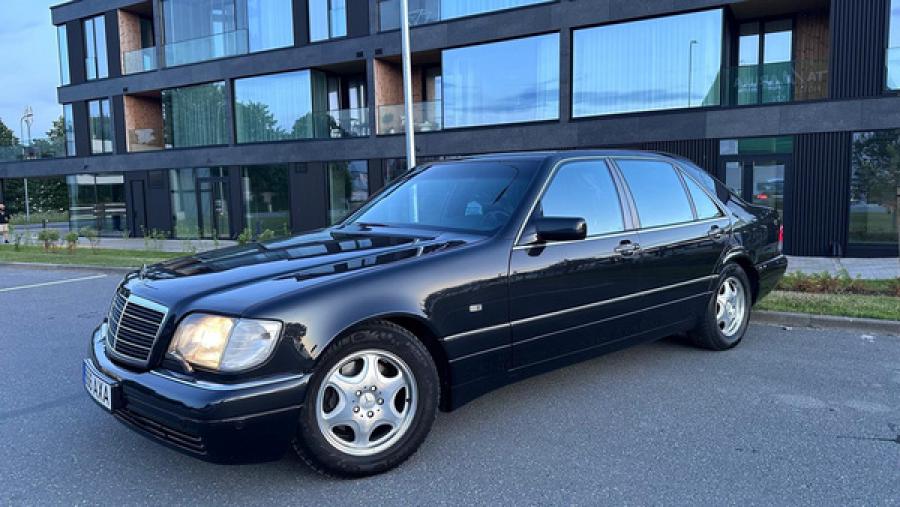 Черный Мерседес С 500 1997 в Таллин, объемом двигателя 5.00 л и пробегом 249 тыс. км за 22999 €, фото 1 на AUTOMOTO.COM.LV
