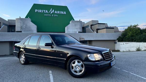 Melns Mercedes-Benz S 500 1997 Tallina, ar dzinēja tilpumu 5.00 L un nobraukumu 249 tūkst. km par 22999 €, foto 3 vietnē AUTOMOTO.COM.LV