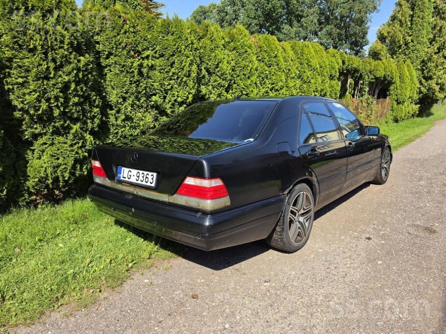 Melns Mercedes-Benz S 500 1997 Rīga, ar dzinēja tilpumu 5.00 L un nobraukumu 400 tūkst. km par 8500 €, foto 3 vietnē AUTOMOTO.COM.LV