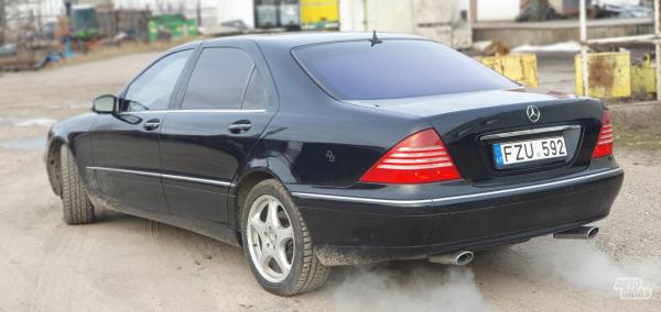 Melns Mercedes-Benz S 500 2004 Viļņa, ar dzinēja tilpumu 5.00 L un nobraukumu 400 tūkst. km par 2600 €, foto 2 vietnē AUTOMOTO.COM.LV