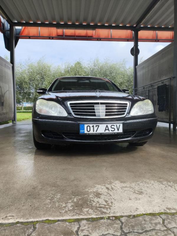 Melns Mercedes-Benz S 500 2004 Tallina, ar dzinēja tilpumu 5.00 L un nobraukumu 240 tūkst. km par 5999 €, foto 2 vietnē AUTOMOTO.COM.LV