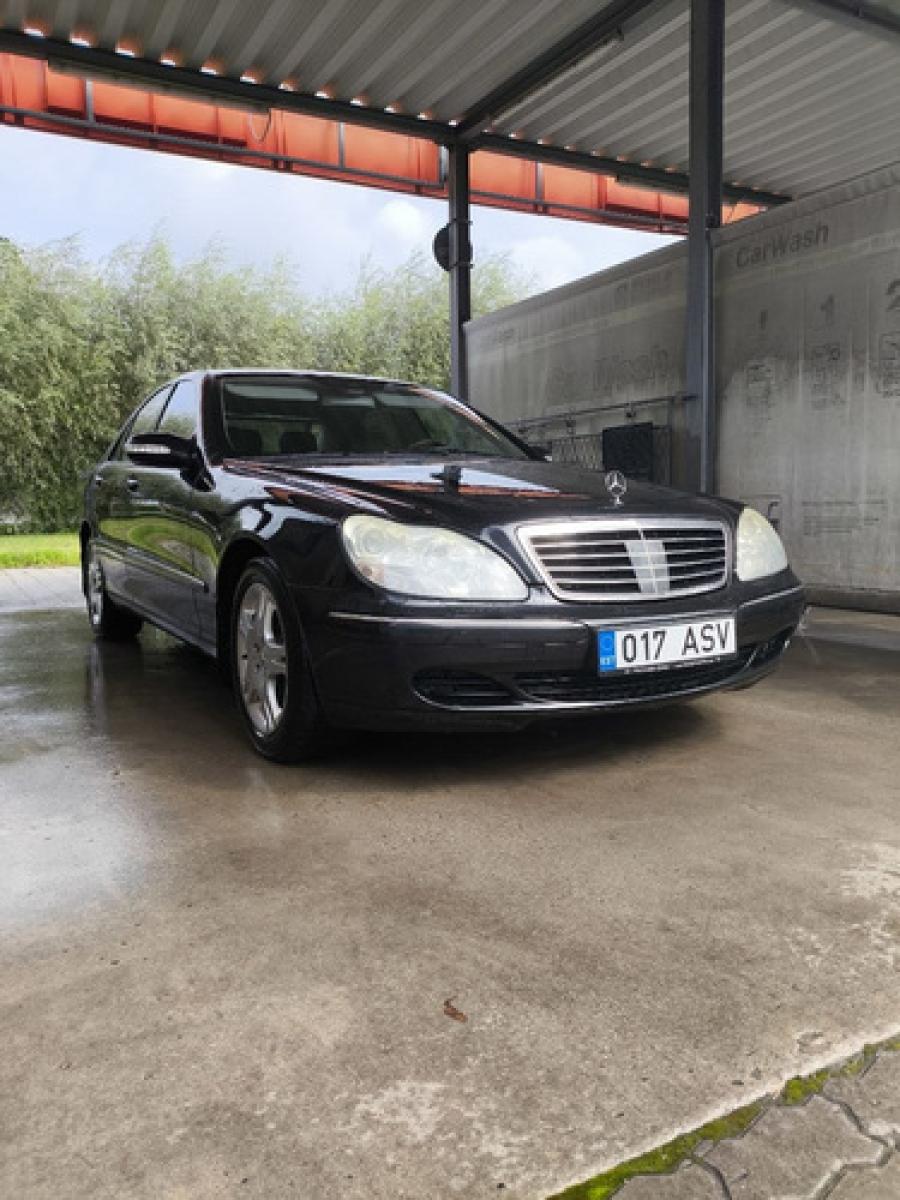 Черный Мерседес С 500 2004 в Таллин, объемом двигателя 5.00 л и пробегом 240 тыс. км за 5999 €, фото 13 на AUTOMOTO.COM.LV