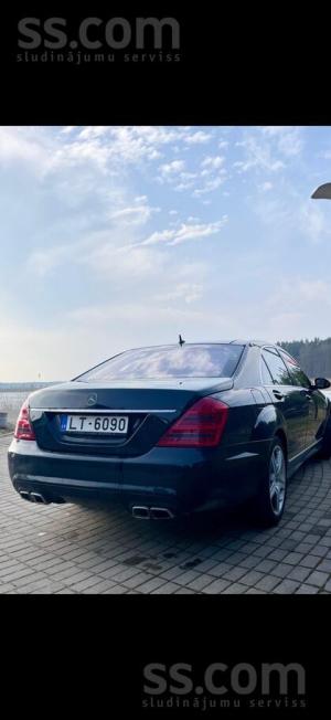 Black Mercedes-Benz S 500 2005 in Riga, with an engine capacity of 5.50 L and mileage of 282 thousand km for 6000 €, photo  on AUTOMOTO.COM.LV