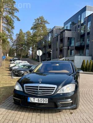 Black Mercedes-Benz S 500 2005 in Riga, with an engine capacity of 5.50 L and mileage of 282 thousand km for 6000 €, photo 4 on AUTOMOTO.COM.LV
