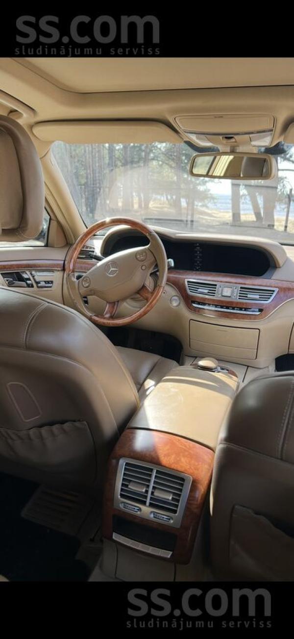 Black Mercedes-Benz S 500 2005 in Riga, with an engine capacity of 5.50 L and mileage of 282 thousand km for 6000 €, photo 5 on AUTOMOTO.COM.LV