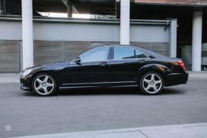 Melns Mercedes-Benz S 500 2006 Viļņa, ar dzinēja tilpumu 5.46 L un nobraukumu 279 tūkst. km par 7500 €, foto 4 vietnē AUTOMOTO.COM.LV