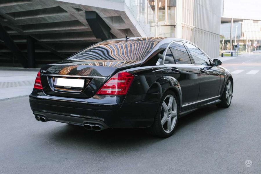 Melns Mercedes-Benz S 500 2006 Viļņa, ar dzinēja tilpumu 5.46 L un nobraukumu 279 tūkst. km par 7500 €, foto 10 vietnē AUTOMOTO.COM.LV
