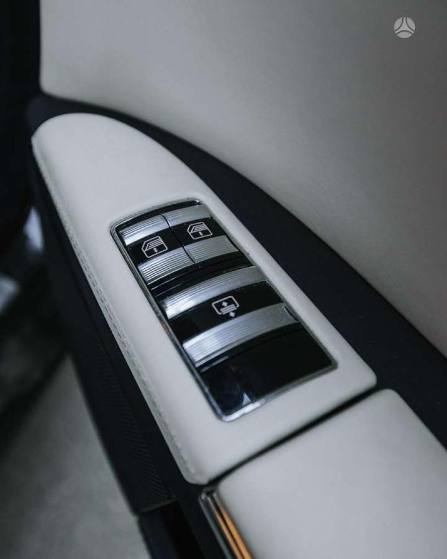 Melns Mercedes-Benz S 500 2006 Viļņa, ar dzinēja tilpumu 5.46 L un nobraukumu 279 tūkst. km par 7500 €, foto 19 vietnē AUTOMOTO.COM.LV