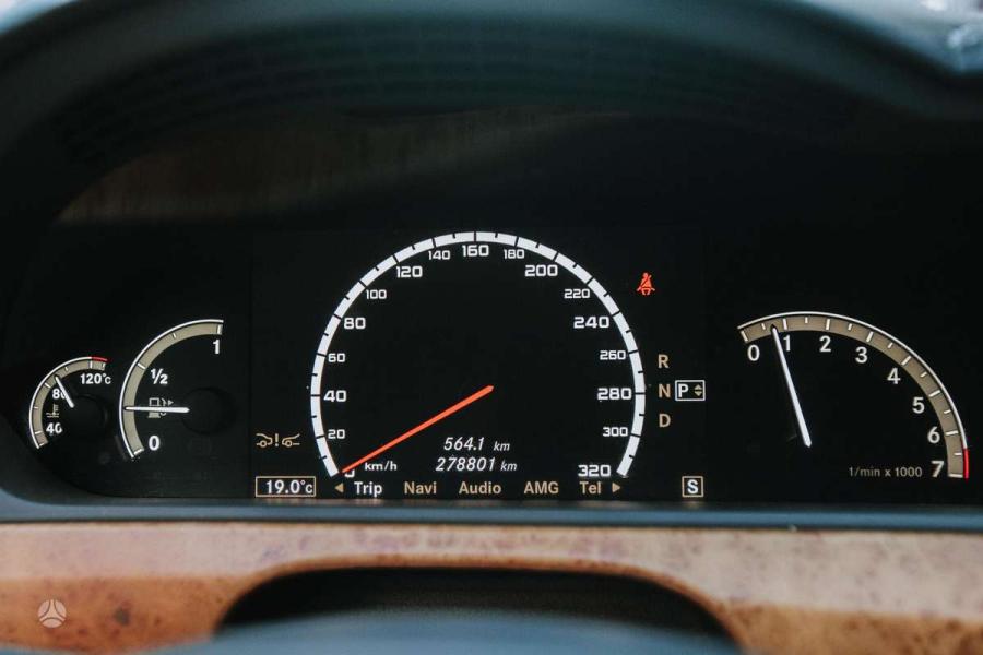 Melns Mercedes-Benz S 500 2006 Viļņa, ar dzinēja tilpumu 5.46 L un nobraukumu 279 tūkst. km par 7500 €, foto 20 vietnē AUTOMOTO.COM.LV